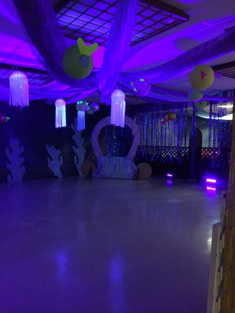 Hall's Class of '15 Celebrates the Night Away at 'Alohall' Safe Grad ...