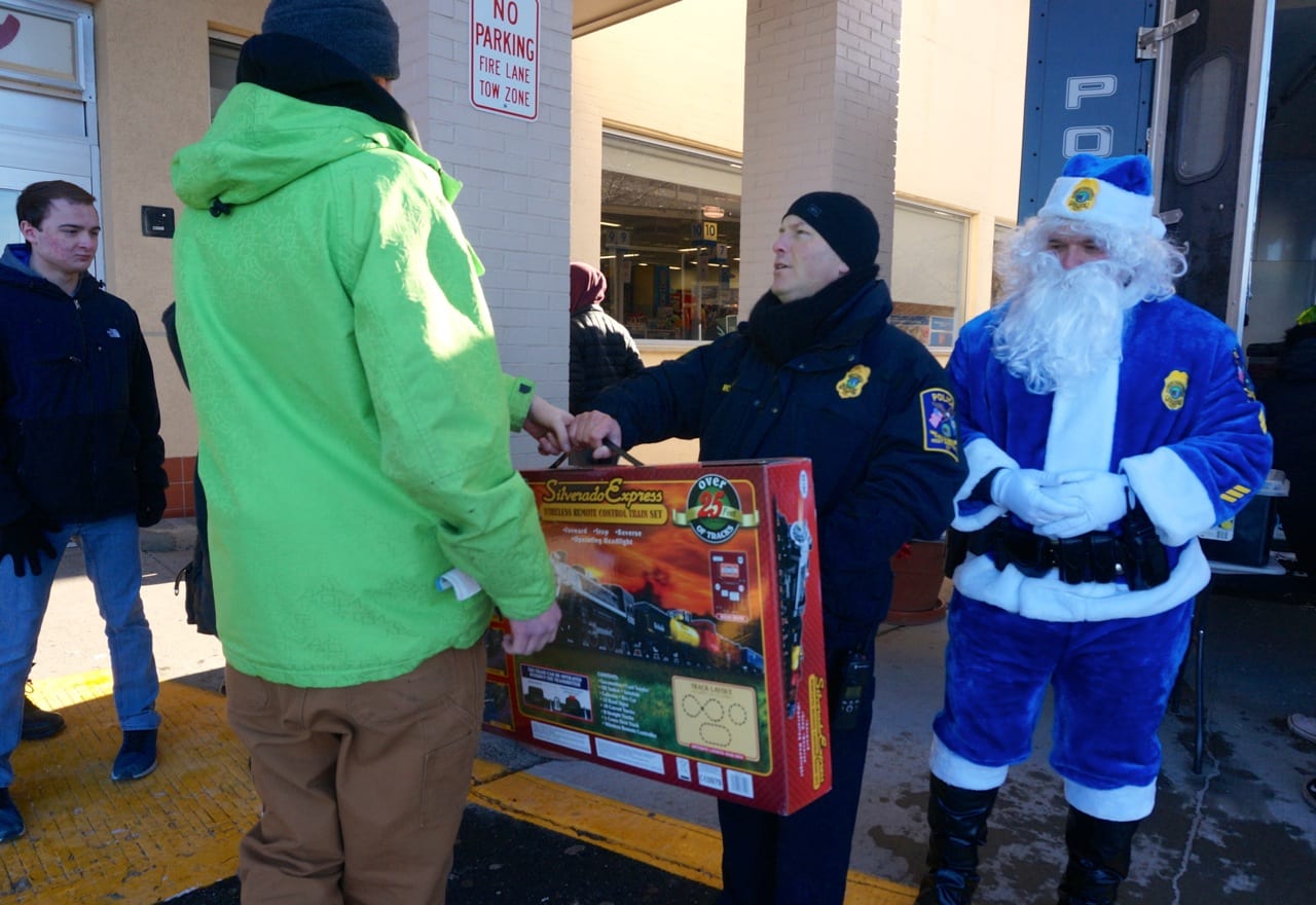 whpd-toy-donation - We-Ha | West Hartford News
