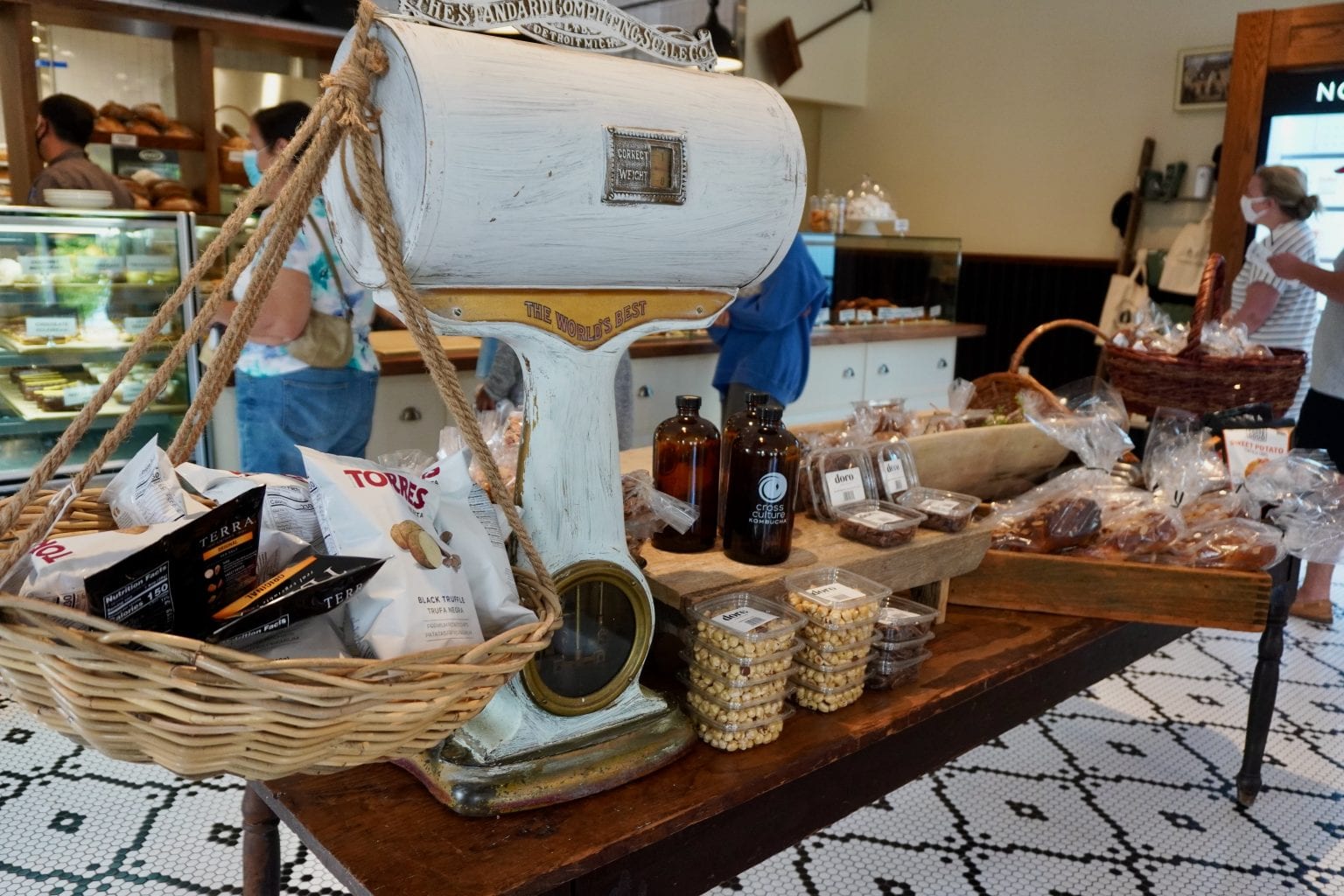 DORO Marketplace Brings European-Style Market and Cafe to West Hartford ...