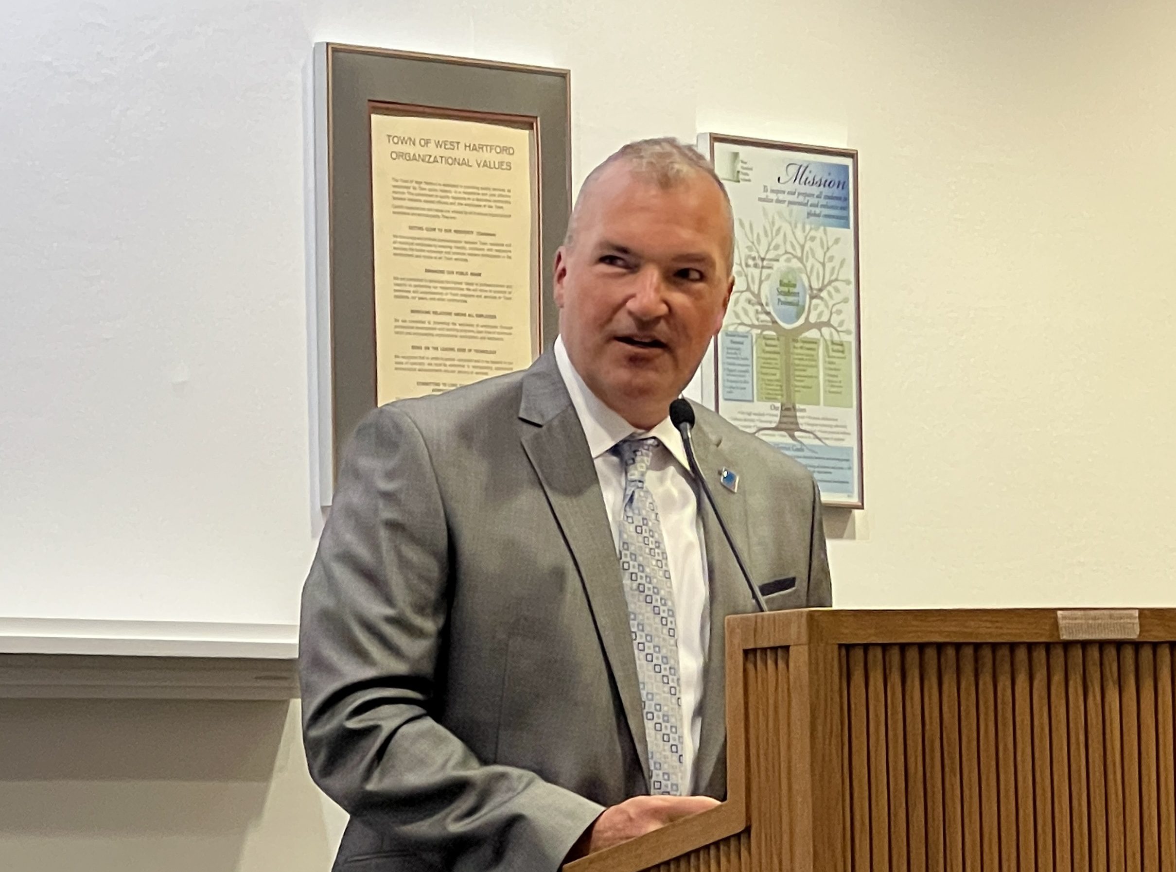 paul vicinus superintendent appointment - We-Ha | West Hartford News