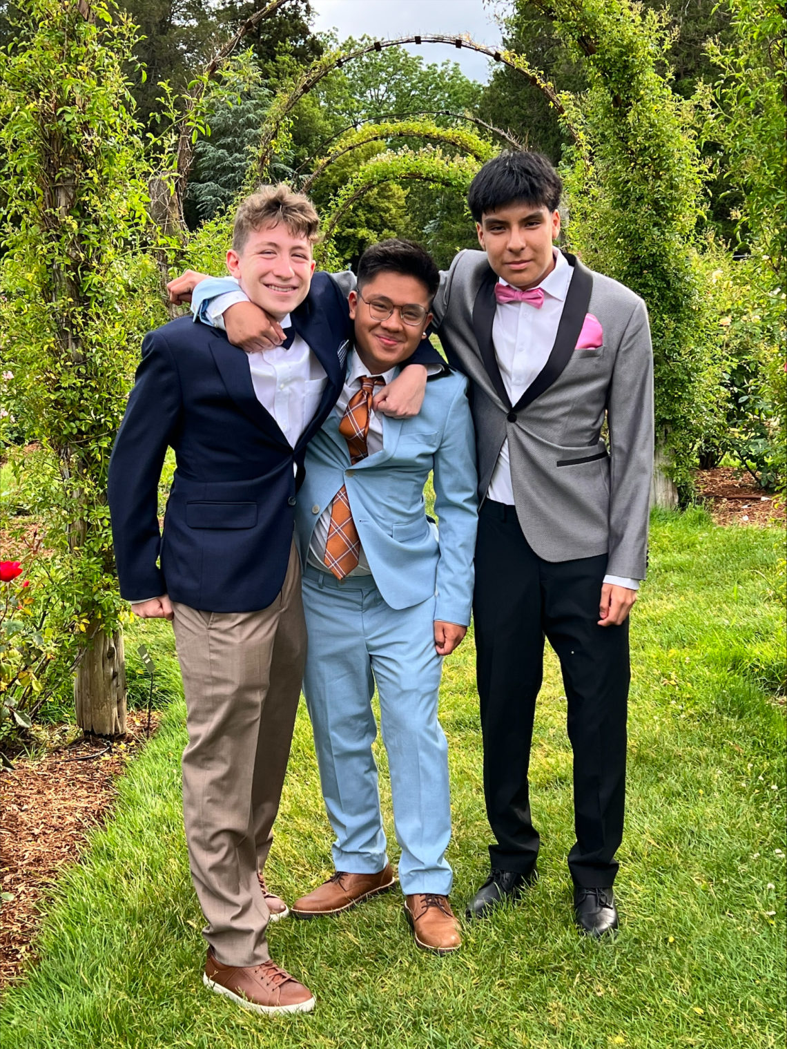 Hall High School Senior Prom: Photo Gallery - We-Ha | West Hartford News