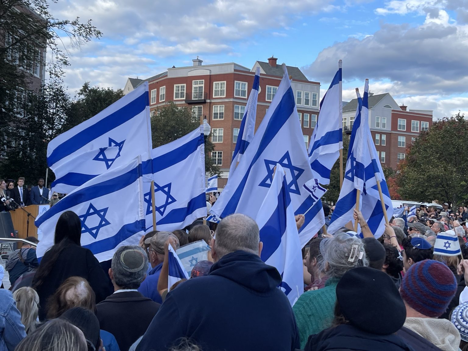 Crowd Rallies in West Hartford in Support of Israel - We-Ha | West ...