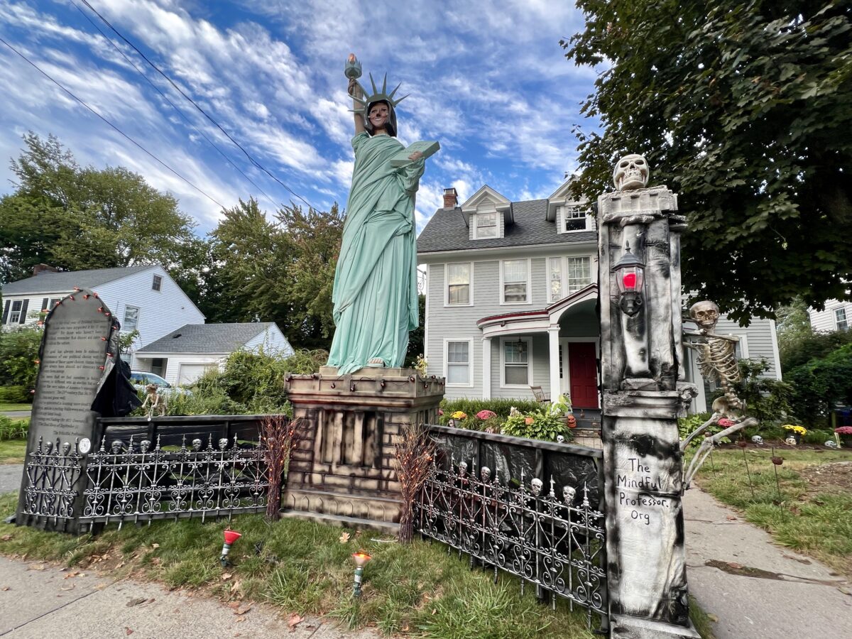 West Hartford Halloween House Dominated by Statue of 'Liberty' and ...