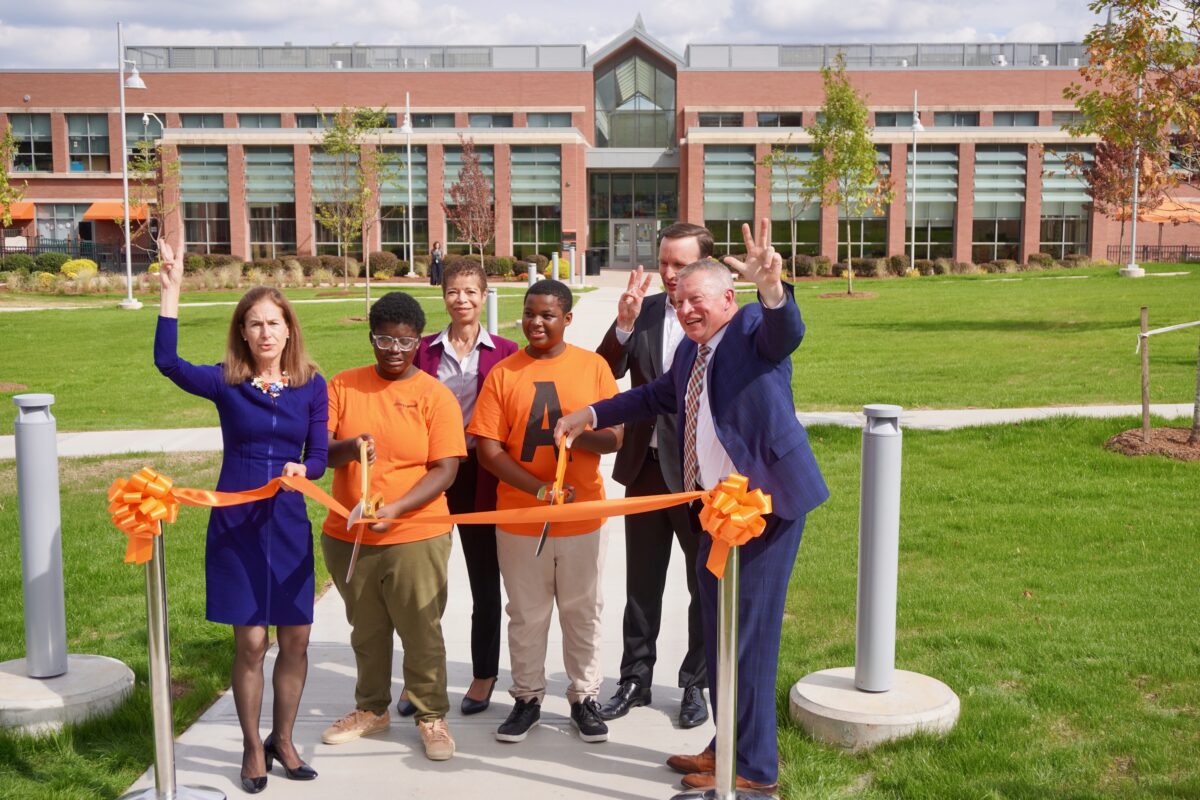 Sen. Murphy, Lt. Gov. Bysiewicz Celebrate Completion of New Dorms at ...