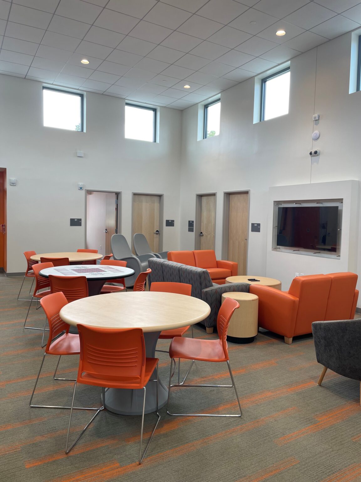 Sen. Murphy, Lt. Gov. Bysiewicz Celebrate Completion of New Dorms at ...